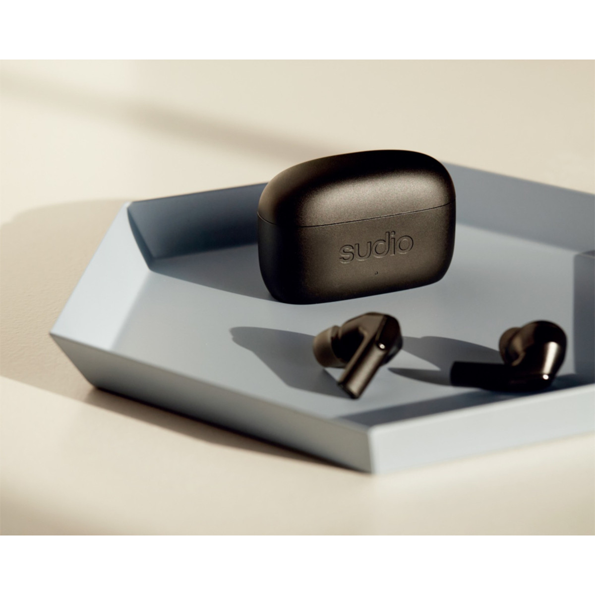 Sudio E3 THE HYBRID ACTIVE NOISE CANCELLING EARBUDS | USB-C & Support WIRELESS CHARGING ...